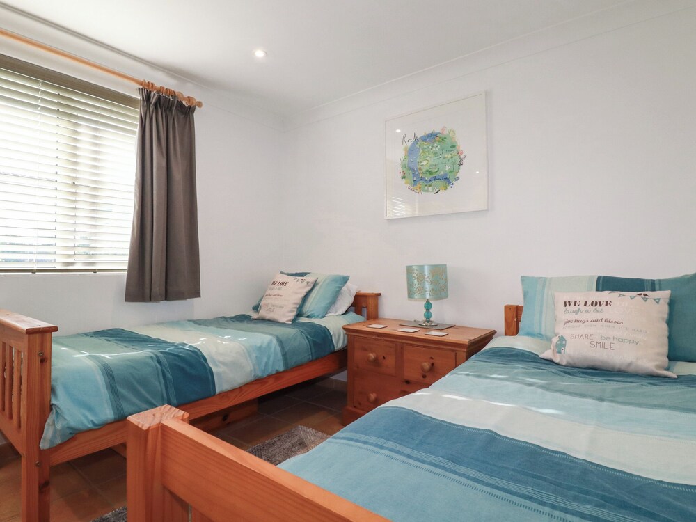 SURF BREAK, family friendly, luxury holiday cottage in Polzeath ...