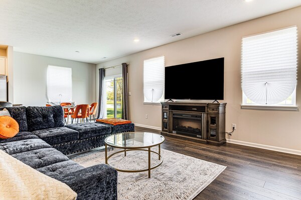 5 Mi To Fort Harrison: Home W/ Pool Access! - Fishers, IN