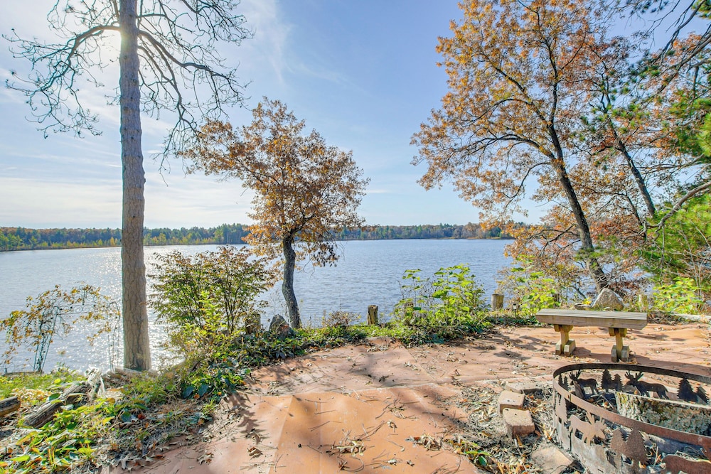 Keshena Lake House: Fire Pit, Deck - Gresham, WI