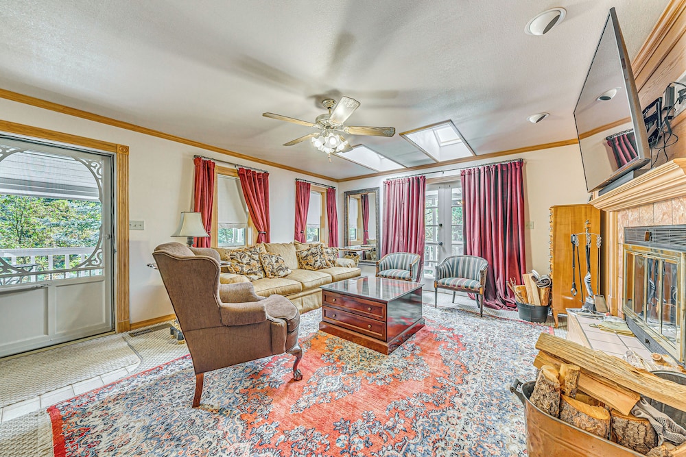 < 1 Mi To The Lodge: Cloudcroft Home W/ Fireplace - Cloudcroft, NM