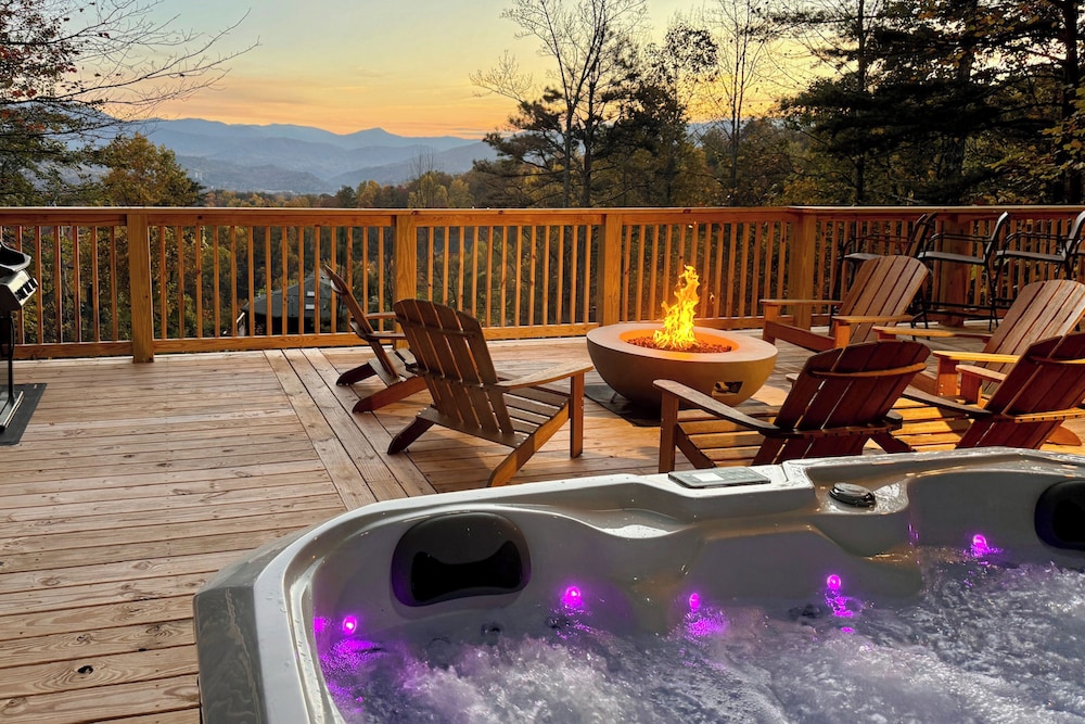 3 Mi To Dtwn: Mtn-view Cabin In Gatlinburg! - Gatlinburg