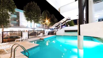 Piscina externa sazonal