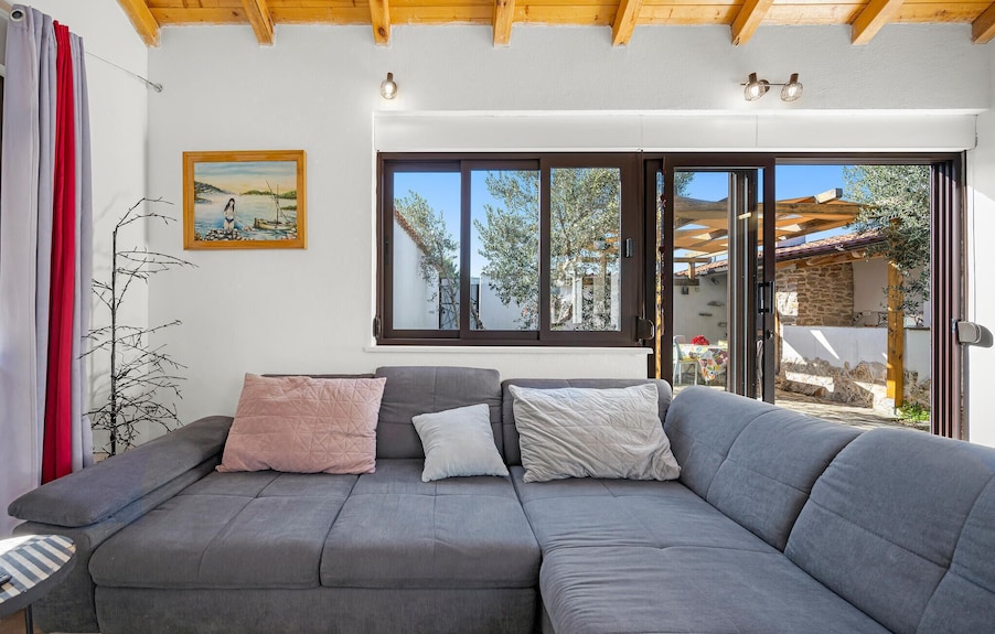 Amazing Home In Jezera With Wifi - Jezera
