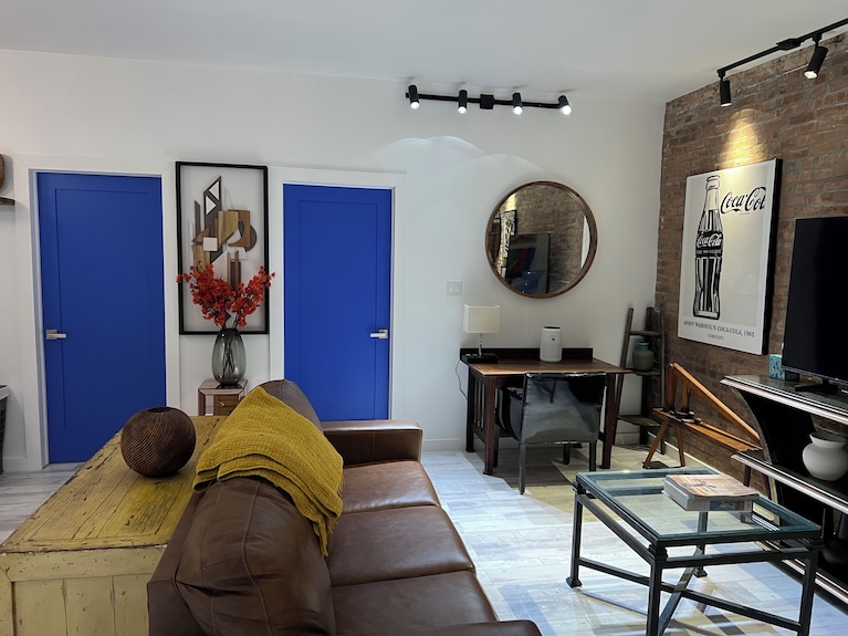 Prime Park Slope 2-bedroom Totally Renovated Apartment With Every Amenity - Queens, NY