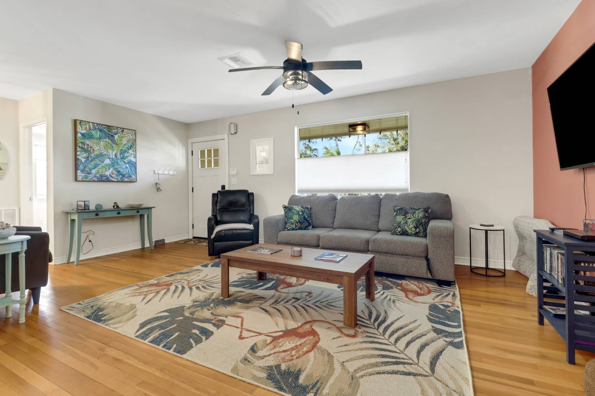 Historic Edison Park Area, Close To Downtown Fort Myers! Over $125 Of Free Daily Activities! - Fort Myers, FL