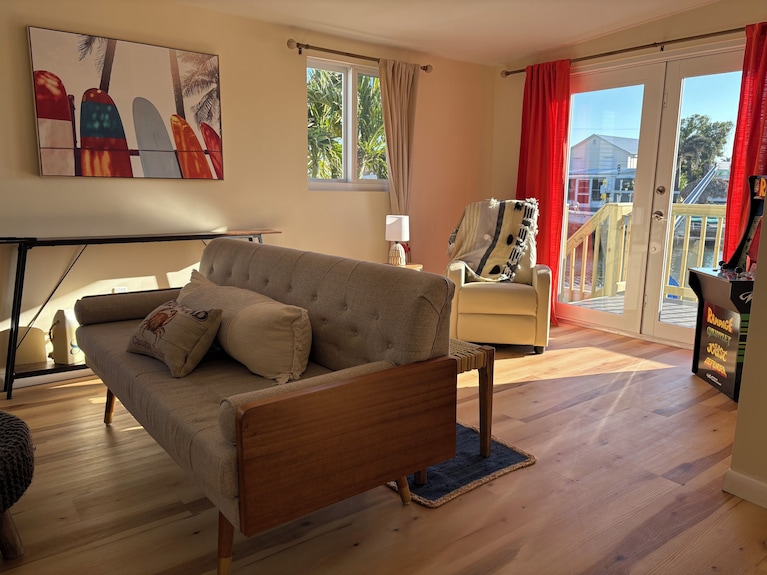 Lazy Dolphin Retreat\n\n - Pine Island, FL