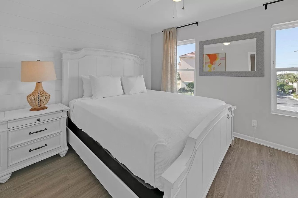 SandDollar 10A-2BR Prv Bch Free Bch Svc Mar-Oct - Miramar Beach | Vrbo