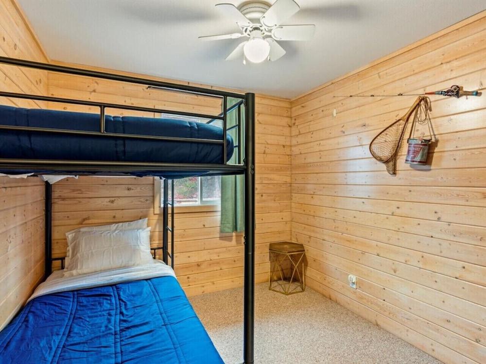 Peaceful Cabin on Whitefish Chain - Crow Wing County | Vrbo