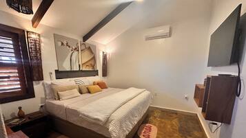 Quarto quádruplo superluxo, vista para o mar | Roupas de cama de algodão egípcio, roupas de cama premium