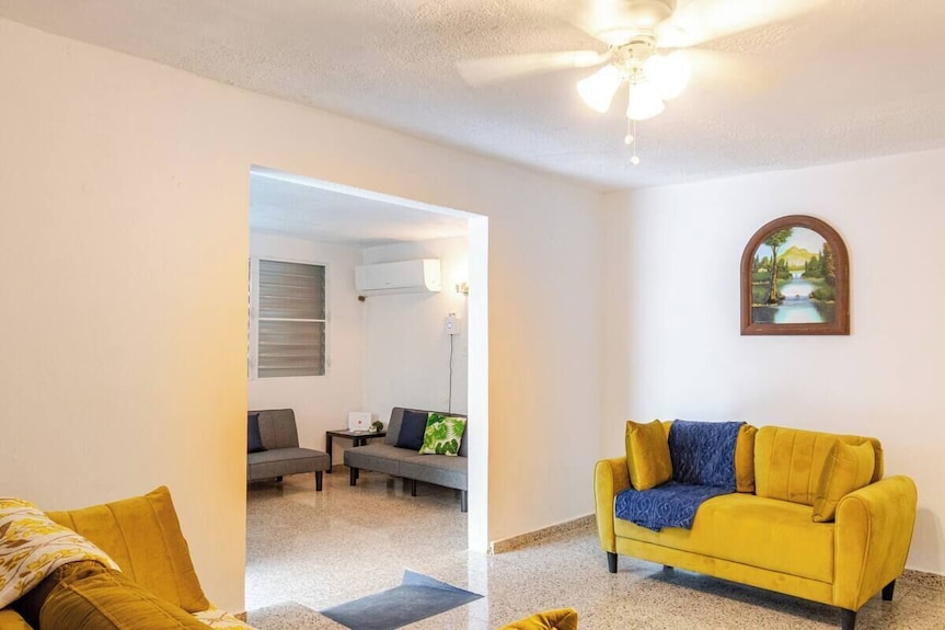 Charming 2-bedroom House In Vega Baja With Wifi And Ac, Right Near The Beach - Manatí