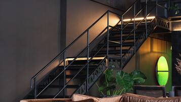 Loft, 1 cama King, para não fumantes, piscina particular | Frigobar, cofres nos quartos, ferros/tábuas de passar roupa