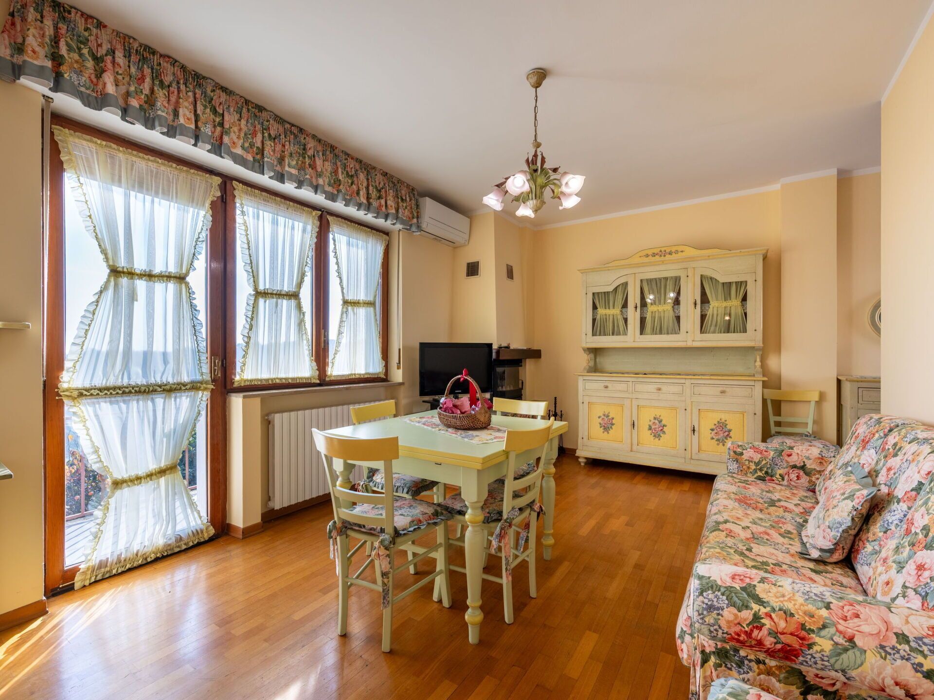 Schöne Wohnung Für 4 Personen Mit  W-lan, Klimaanlage, Tv Und Terrasse - Grana