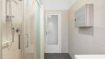 Condo, sacada | Banheiro | Chuveiro, secador de cabelo, toalhas de banho
