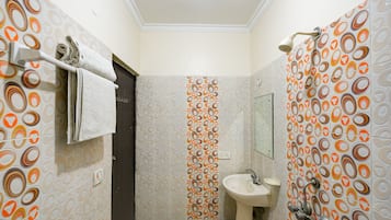 Quarto, 1 quarto, fumadores, varanda | Comodidades da casa de banho