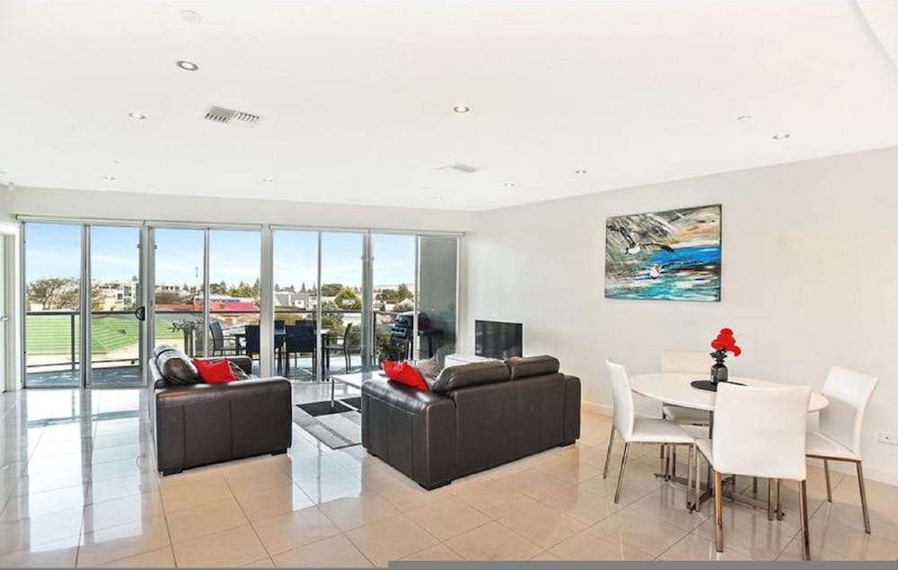 Gallery Resort Style Penthouse No 13 - South Australia
