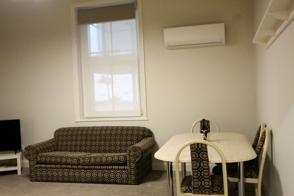 Seafield Tower Glenelg Apartment No 3 - Glenelg