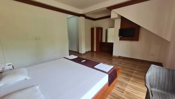 Hotel Exotica Squares Beach Resort - Neill Island