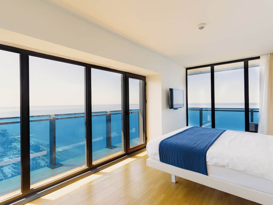 Smart TV de 100 cm com canais digitais