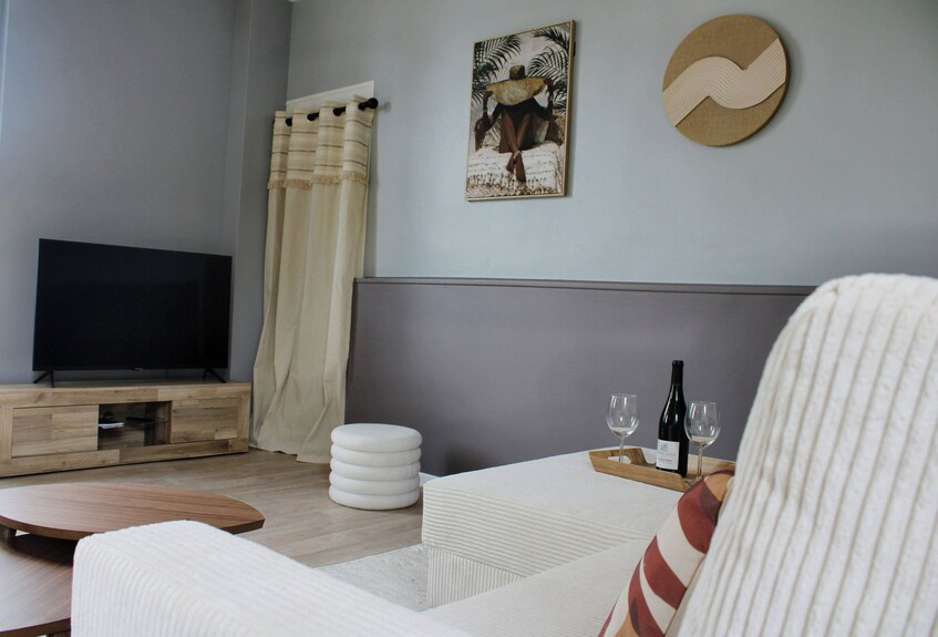 Maison De Charme - Two Bedroom House, Sleeps 4 - Bourgueil