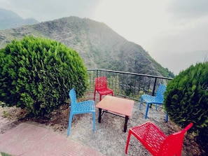 Quarto Deluxe, varanda, vista para a montanha | Vista do alojamento