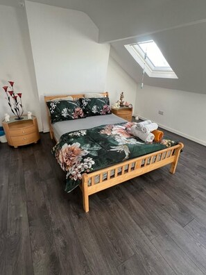 Apartamento | 1 quarto, Wi-Fi de cortesia, roupa de cama