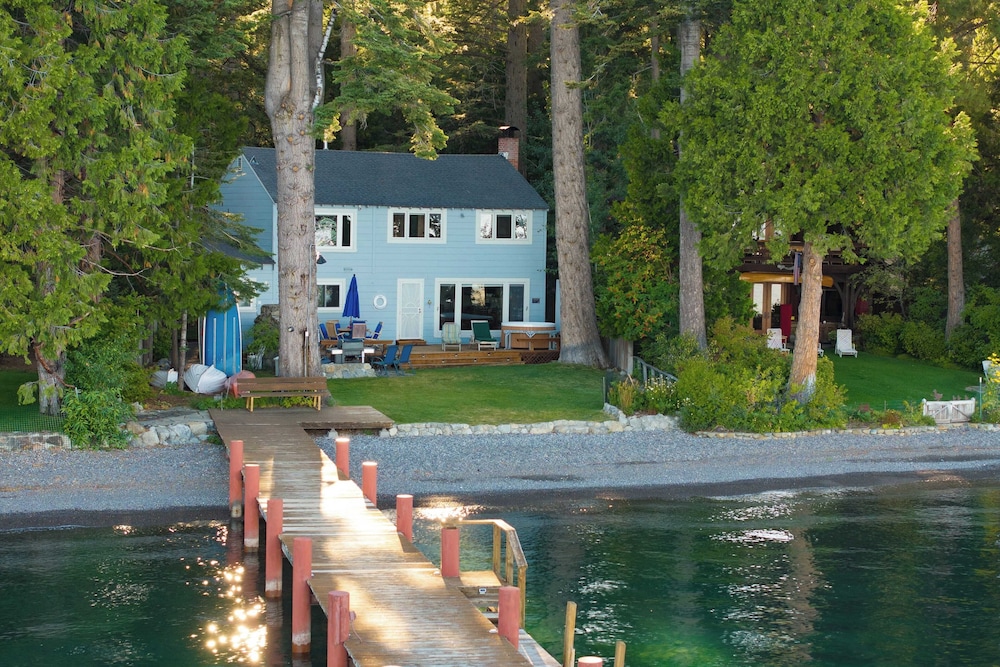 Lakefront Haven By Avantstay Minutes To Ski Resorts Private Dock & Boat - Tahoe City, CA