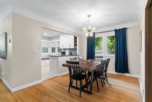 Casa, várias camas, cozinha, vista para o jardim (Minikahda Vista) | Restaurantes