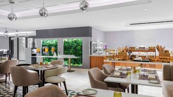 Café da manhã feito na hora todos os dias (JOD 18 por pessoa)