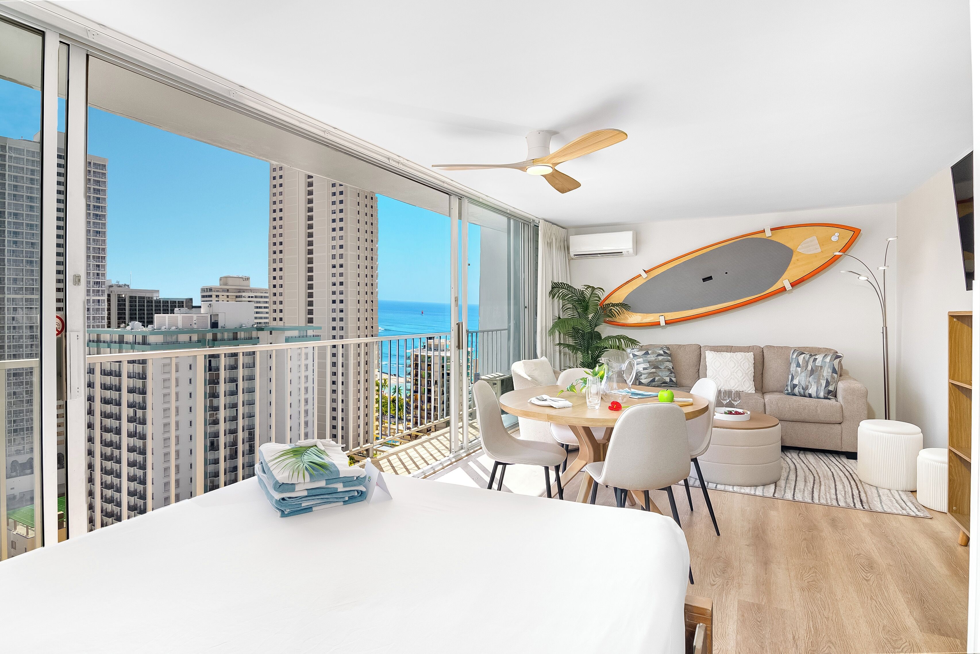 Estúdio, 1 cama queen-size, ar condicionado, vista parcial para o oceano (0086) | 1 quarto, com decoração personalizada, com mobília individualizada 