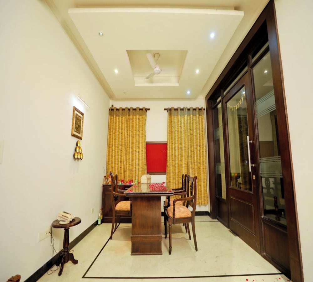 Wise Villa Luxury Home Stay - Agra