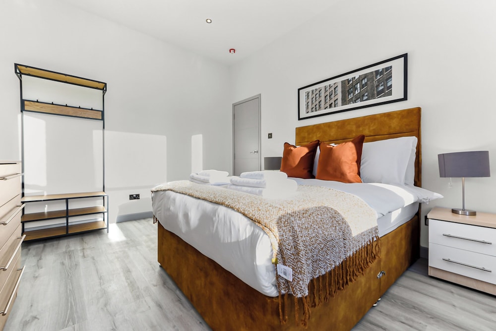 Huge, Brand-New Flat for Friends & Families! - London | Vrbo