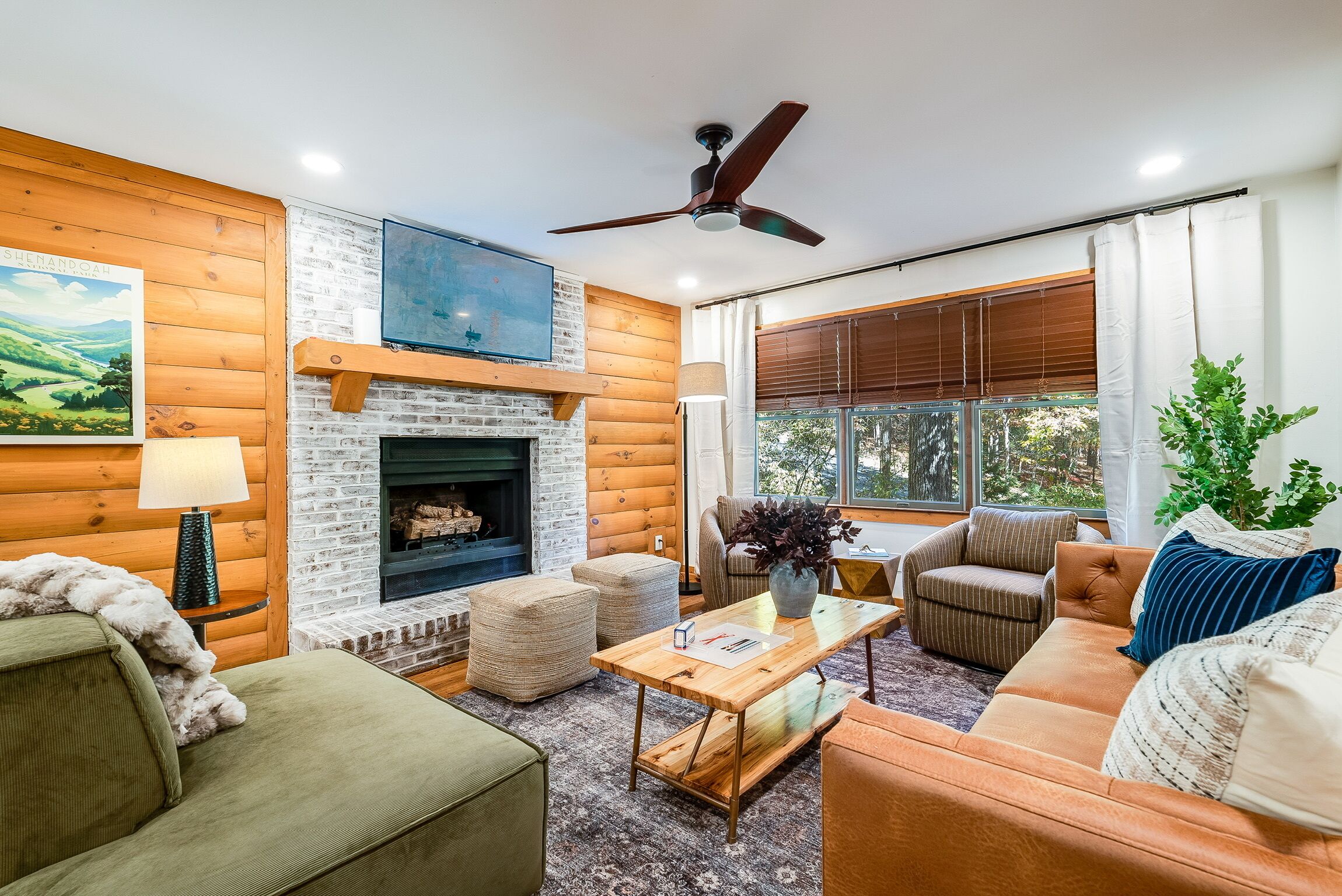 Resort Retreat: Sauna, Hot Tub, Pool Table + More! - Massanutten, VA