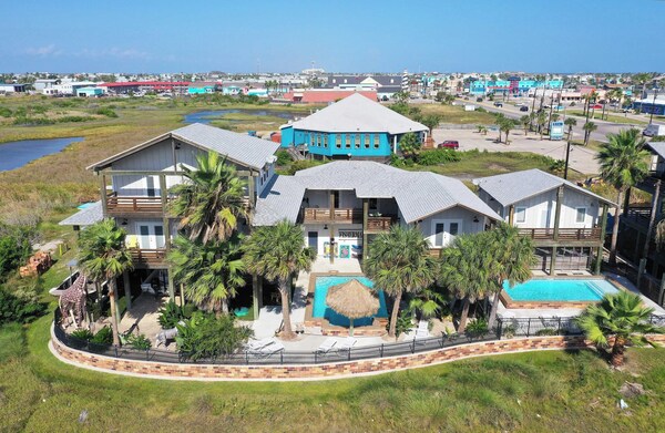 Fish Camp Buyout By Avantstay Unique 6bdr Escape, Private Pool + Views! - Port Aransas, TX