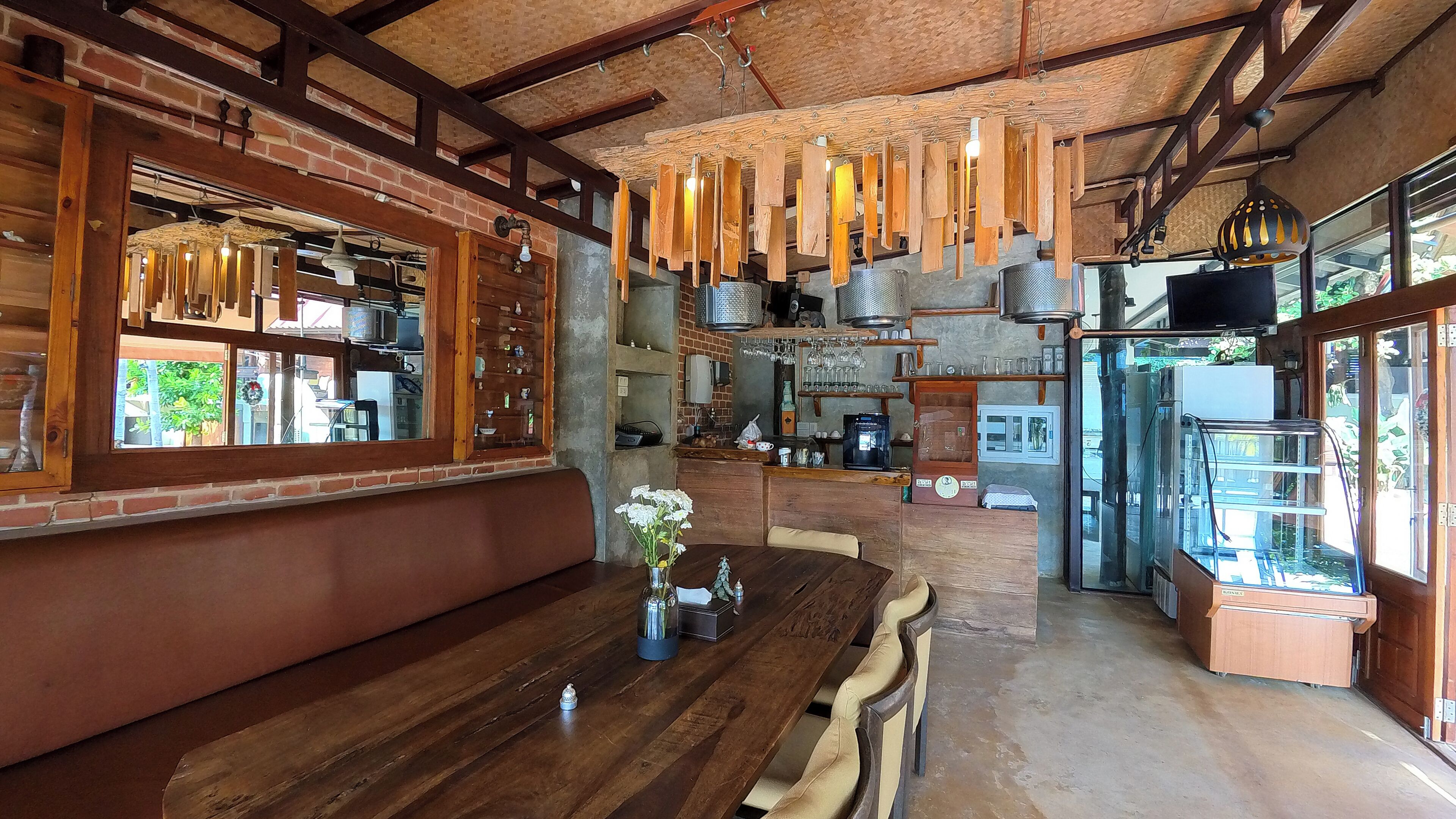 Villa, vista para o rio | Refeições no quarto