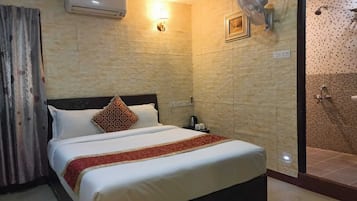 Quarto Duplo Deluxe | Cortinas/cortinados opacos, ferro/tábua de engomar, Wi-fi grátis