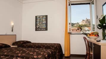 Quarto Triplo | Cofre no quarto, Wi-fi grátis