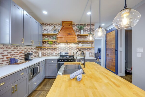 ~ 2 Mi To Dtwn San Antonio: Comfy Home W/ Yard! - San Antonio, TX