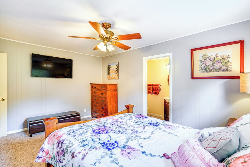 'The Waterfront Gem' W/ Dock In Osage Beach! - Lake Ozark, MO