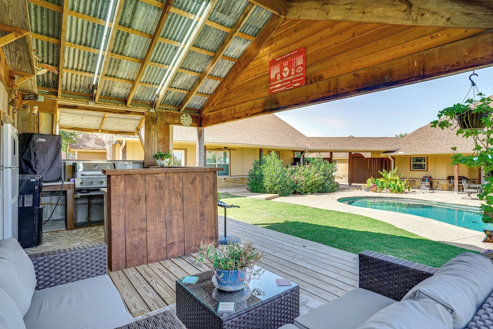 4 Mi To Dtwn: Home W/ Pool In Stephenville! - Stephenville, TX