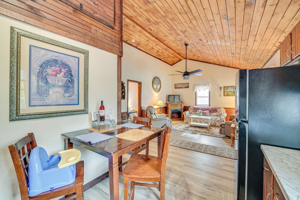2 Mi To Lake Champlain: Cabin W/ River Access! - Plattsburgh, NY