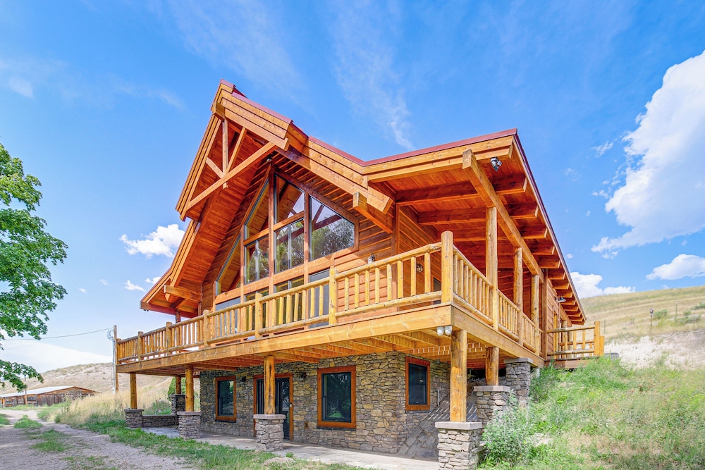 Nordic Style Lodge W/ Deck On 80 Acres In Arlee - Montana