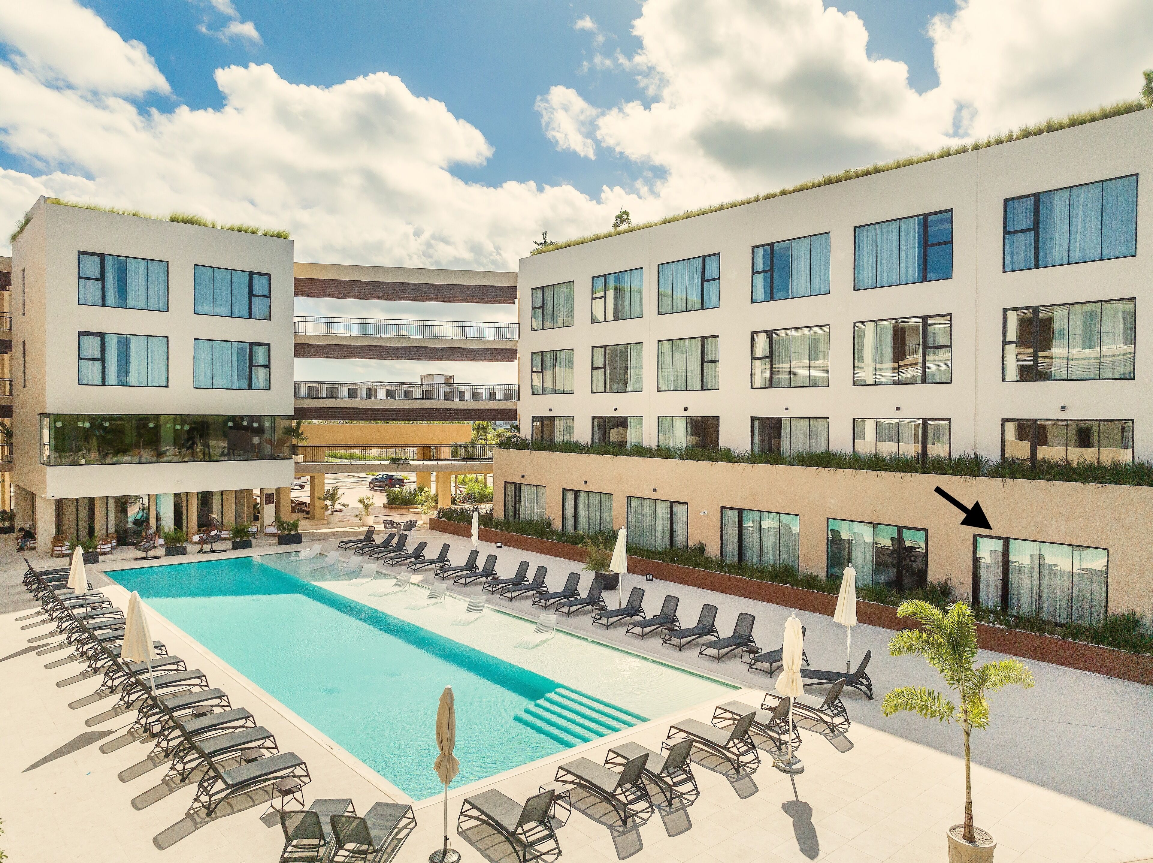 Estúdio Júnior, pátio, vista para o pátio | Cozinha privada | Um forno, uma placa de cozinha, uma cafeteira/bule 