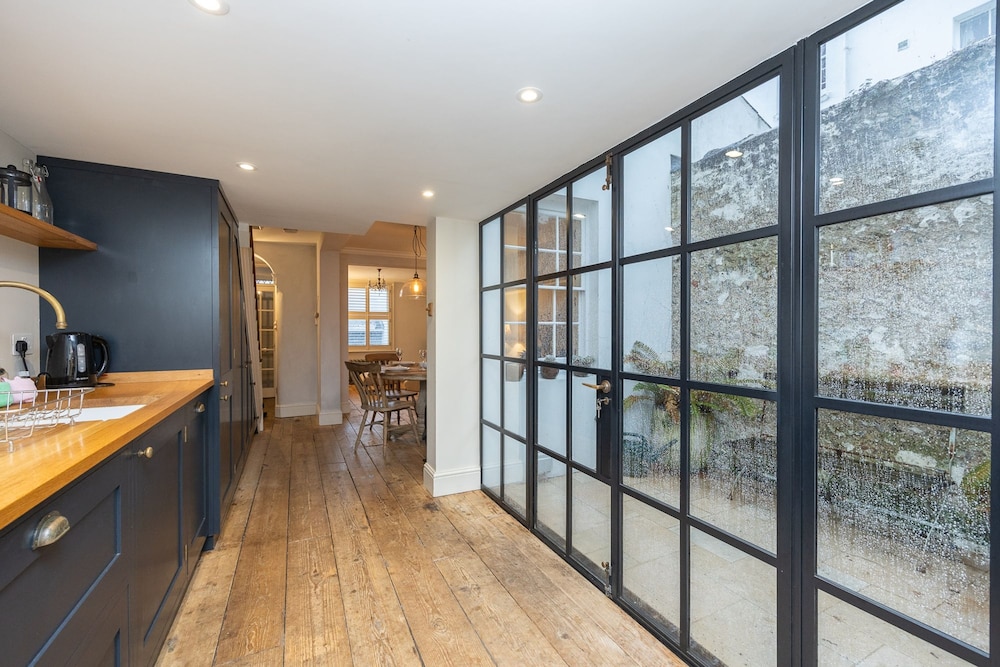 Host Stay The September Cottage - Hove