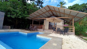 Tenda Superior, piscina privativa, vista para a lagoa | Cortinas/cortinados opacos, Wi-fi grátis, roupa de cama fornecida