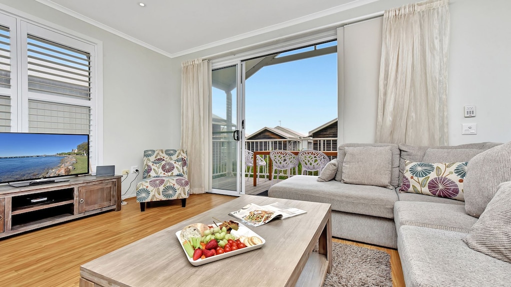 Coastal Breeze At Caves Beach Villas - Belmont