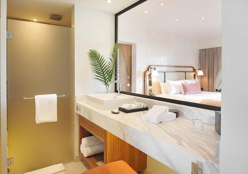 Infinity King - Cabo San Lucas