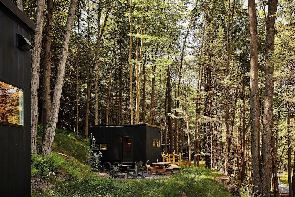 Postcard Cabins Kettle River, Outdoor Collection By Marriott Bonvoy - Banning State Park, Sandstone