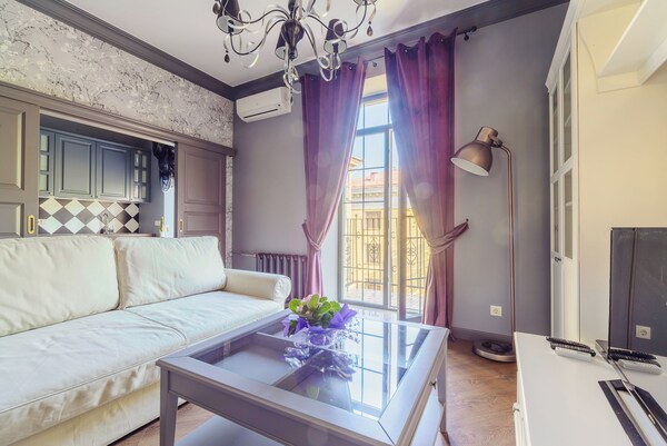 Designer Apartment On Zybitskaya Street - Minsk