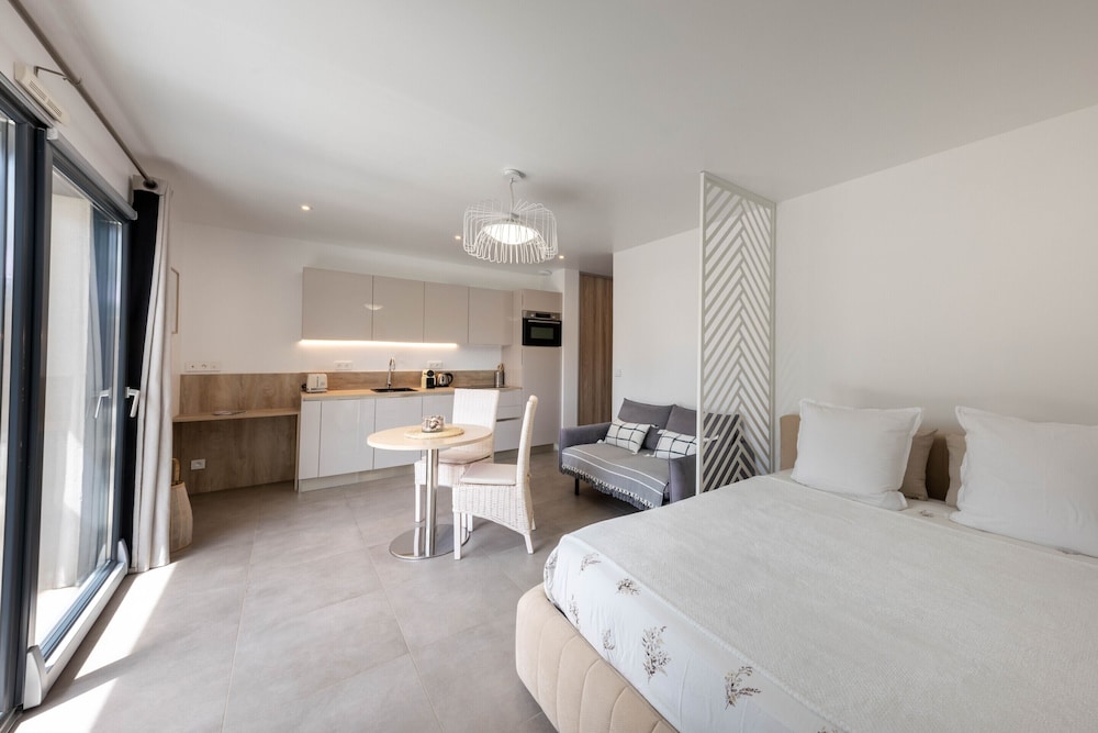 Gîtes Domaine De La Chapelle - Villeneuve-Loubet