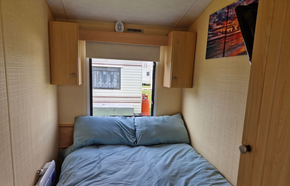 3-bed Caravan - Sleeps 8 - Pool Onsite - Petsok - Chapel St. Leonards